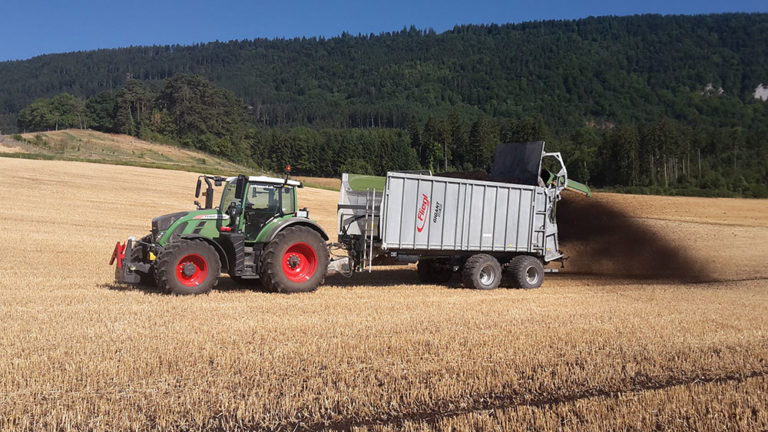Épandage de compost, digestat solide et fumier | Entranord